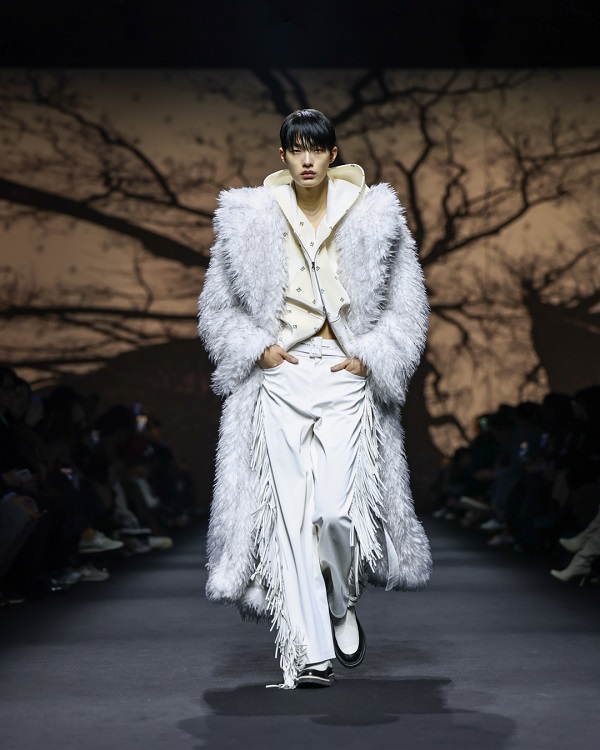 2024FW 서울패션위크 두칸(DOUCAN)패션쇼 성황리 개최